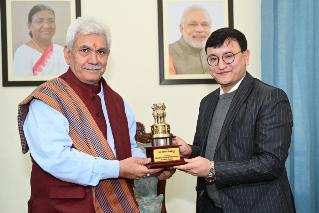 Raj Bhawan bids farewell to Minga Sherpa - Voice of Valley